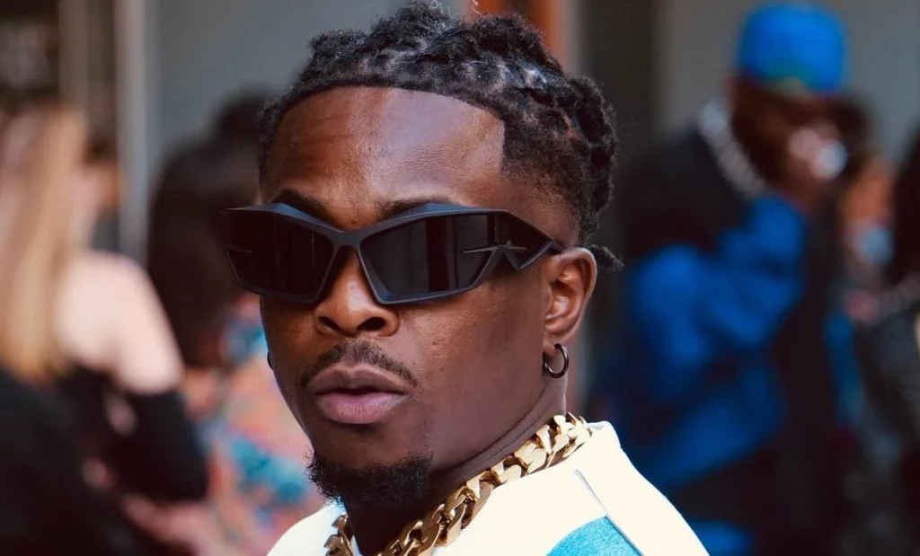 Henintsoa offre une belle balade sur son titre "Je le vois" ⋆ Conscienxious